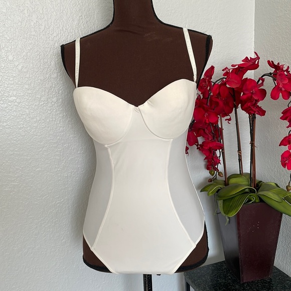La Perla | Intimates & Sleepwear | Nwt La Perla Italy White Convertible ...